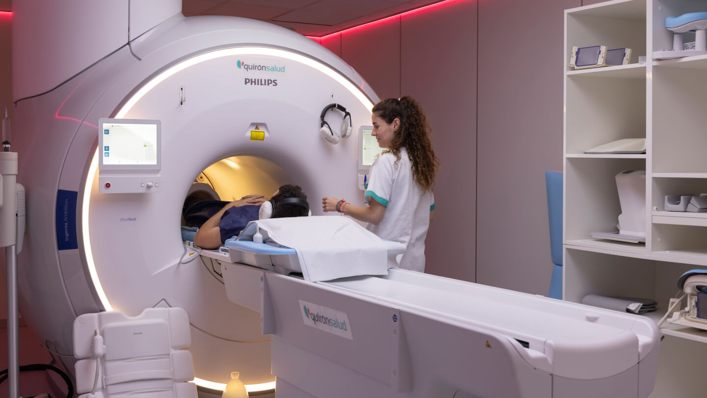 Centro Médico Teknon incorpora un nuevo equipo de resonancia magnética y renueva sus espacios ...